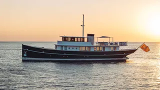 Change of CA and €500k price drop on 33m modern classic motor yacht Far ...